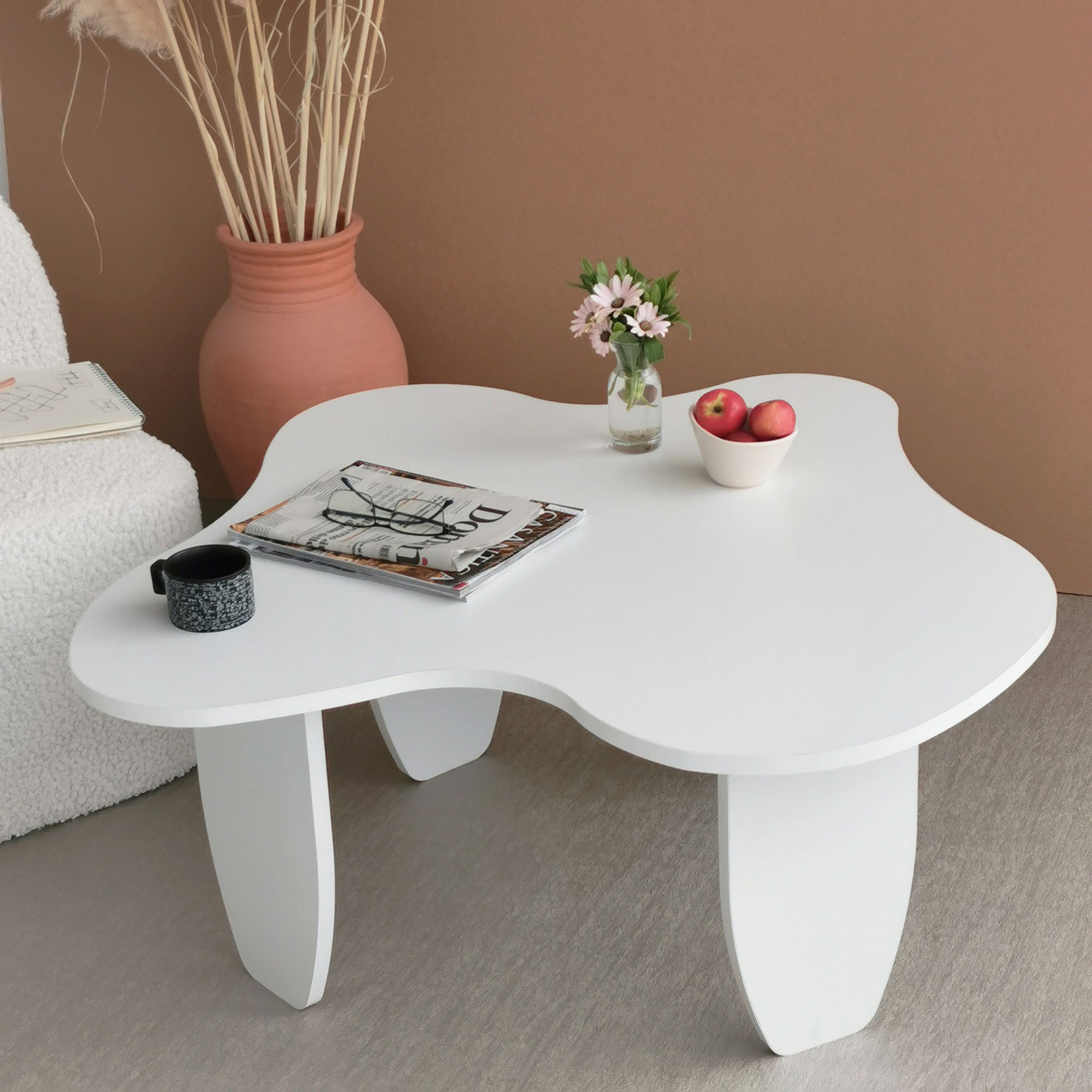 Tavolino design da salotto piano sagomato colore bianco – Colly Shop